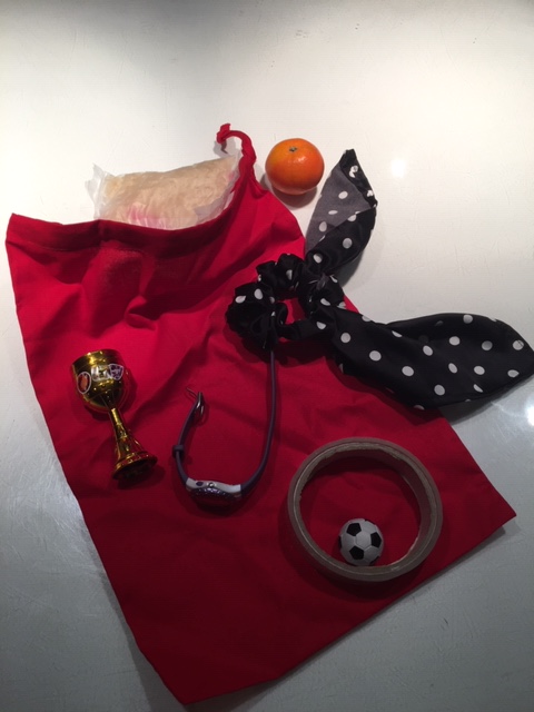 Using a ‘Feely Bag’ for oral language in the classroom – Let's get ...